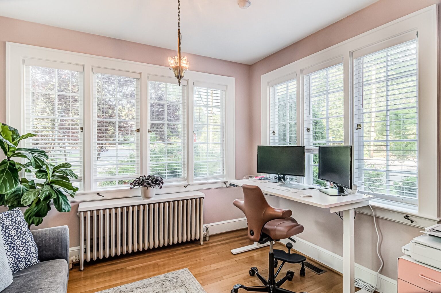 Best Home Office Set Up (My favorite desk, monitors and more)