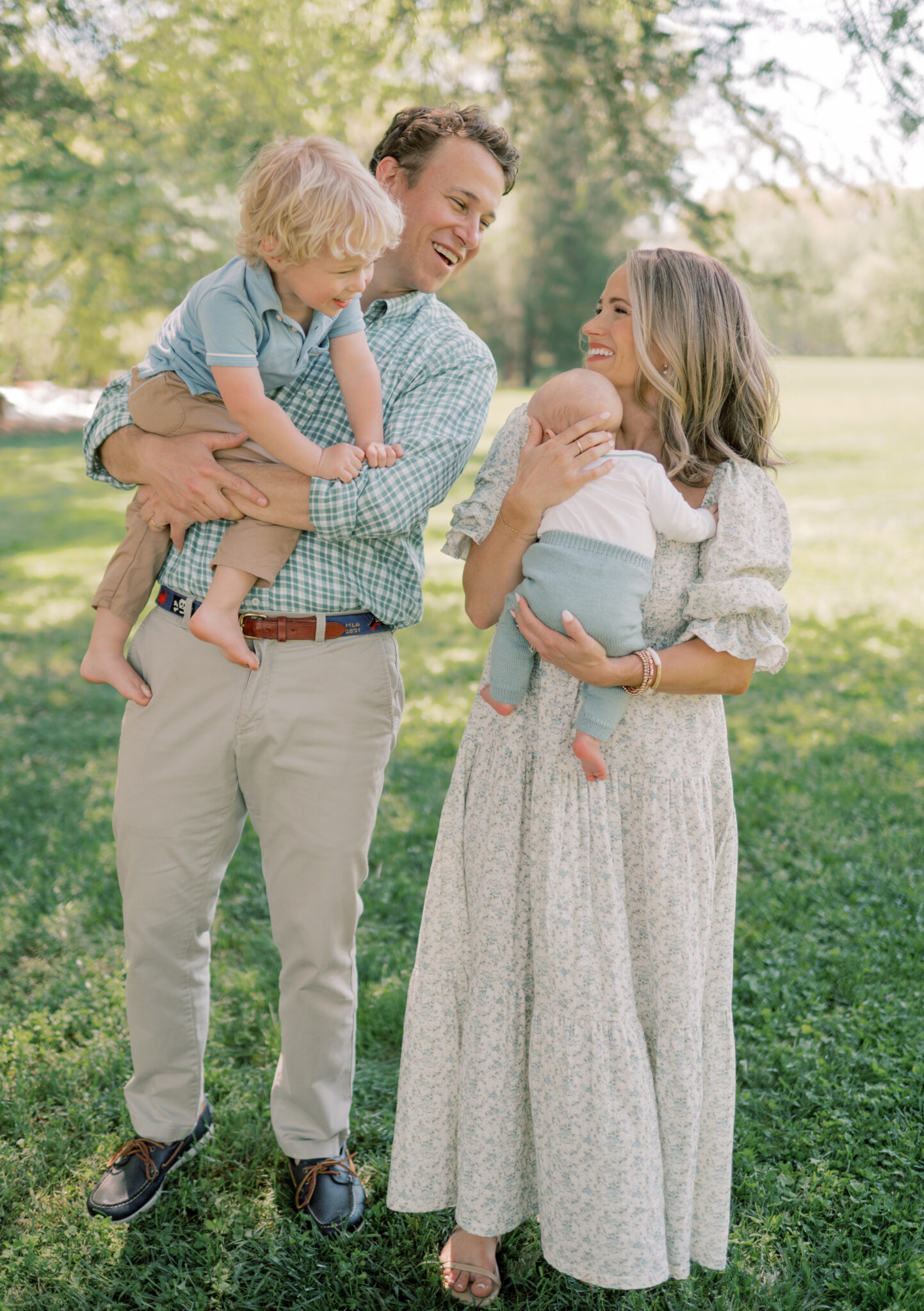 Best Dresses for Family Photos (i.e. the most flattering options)
