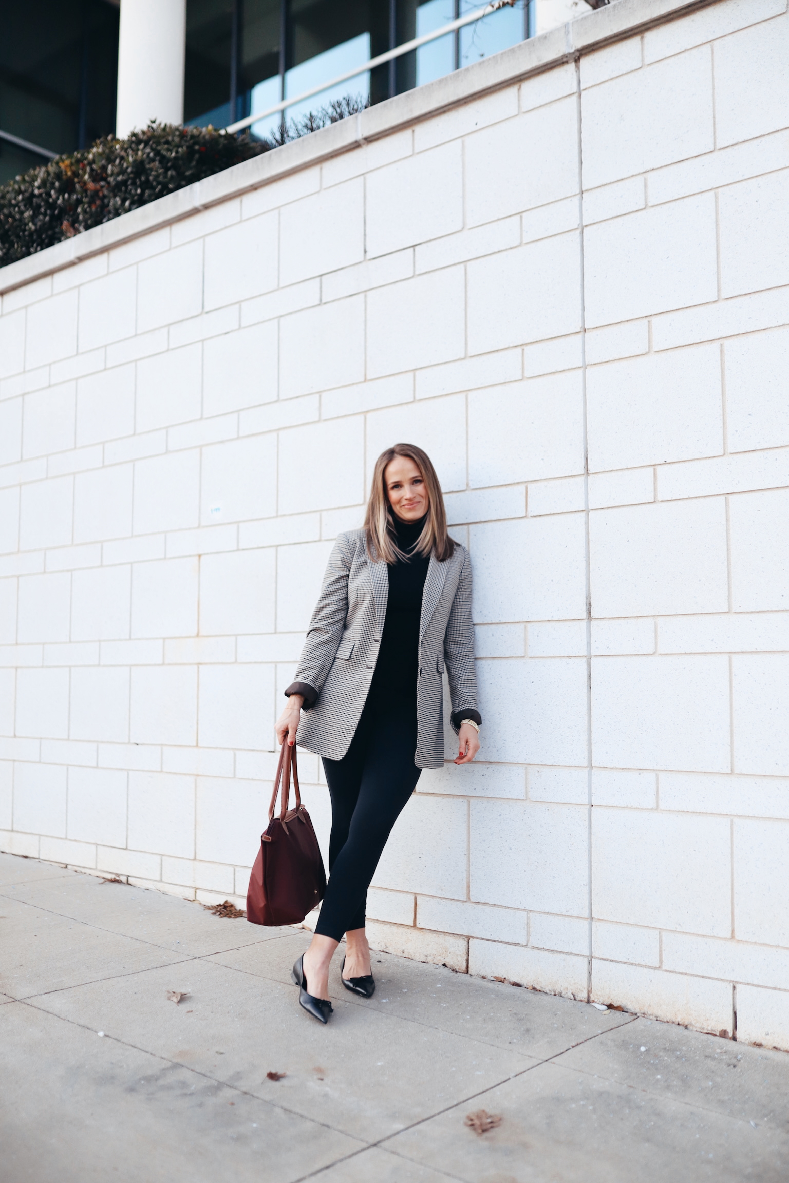 What To Wear Under A Blazer (10 Outfit Ideas For Every Occasion)
