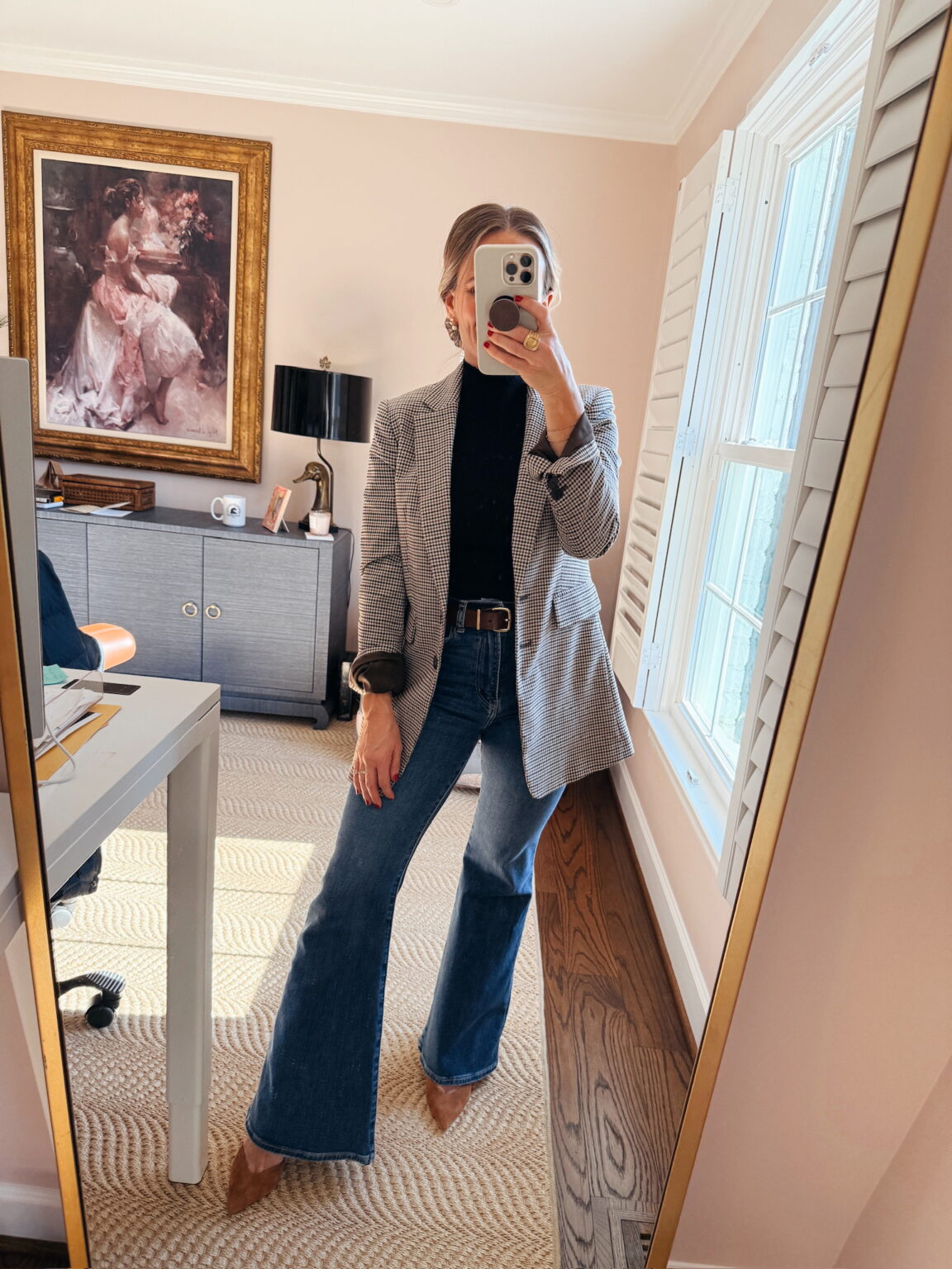 What Shoes to Wear with Flare Jeans (And What to Avoid)