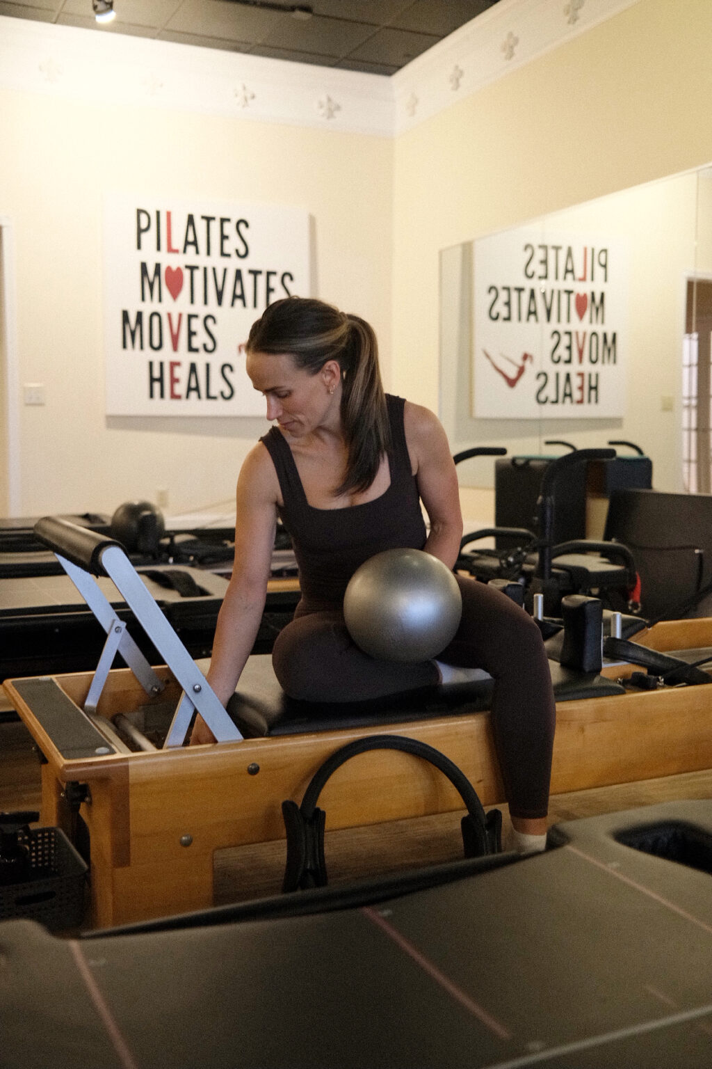What to Wear to a Pilates Class (5 Cute Outfit Ideas)