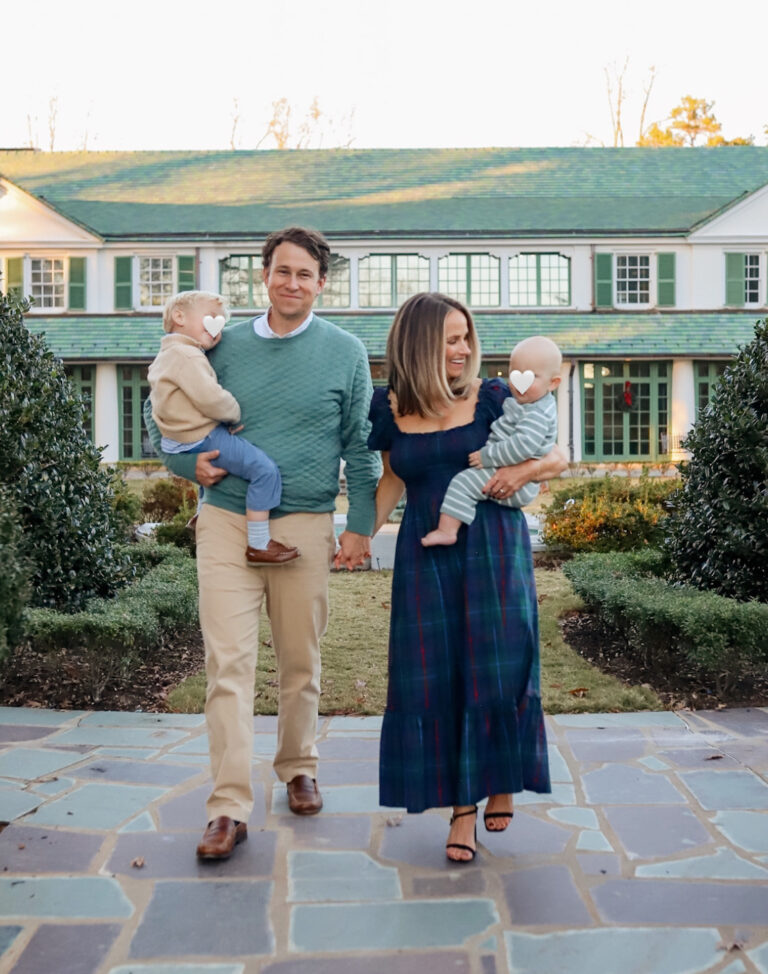Best Dresses for Family Photos (i.e. the most flattering options)