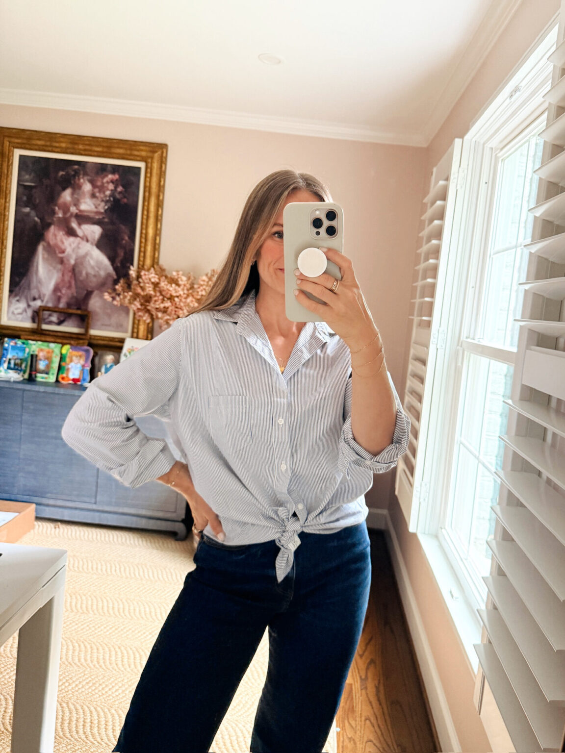 10 Ways to Style a Button-Down Shirt (Women)